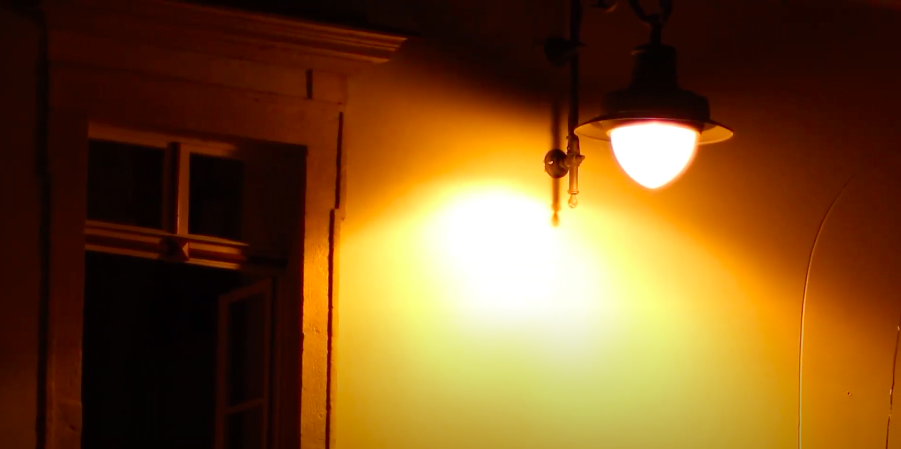 The Reddit Lamp Story: Did This Man Really Live An Alternate Life?