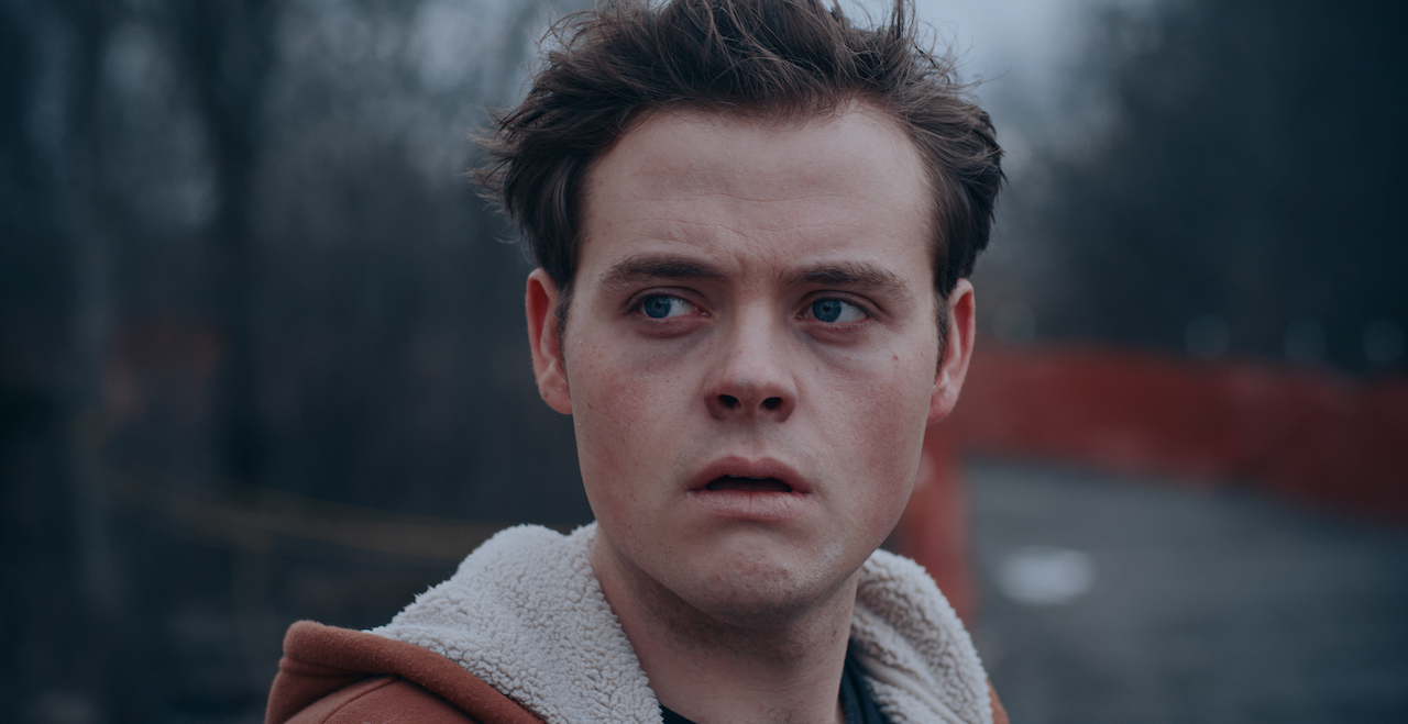 'Fang' Review: New Psychological Thriller Delivers Stunning Performances