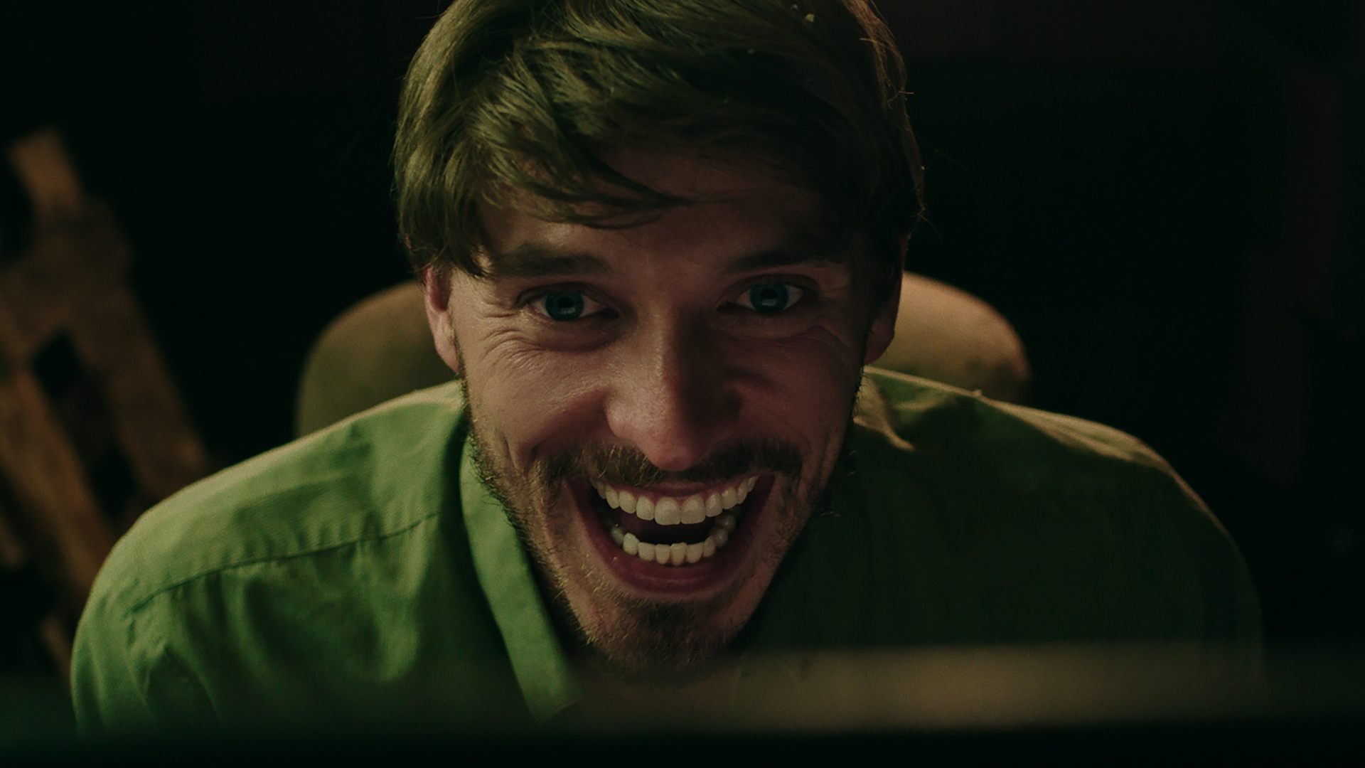 '15 Cameras' Exclusive Clip: Someone's Watching