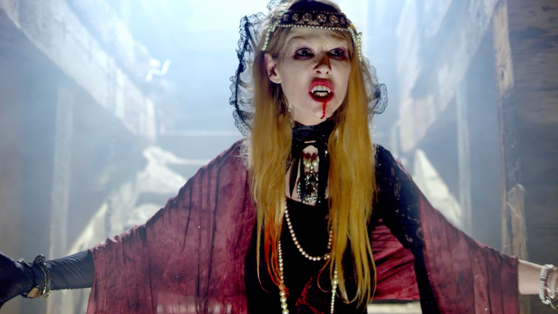 'Bloodthirst' Exclusive Clip: Tara Reid Is Queen Of The Vampires